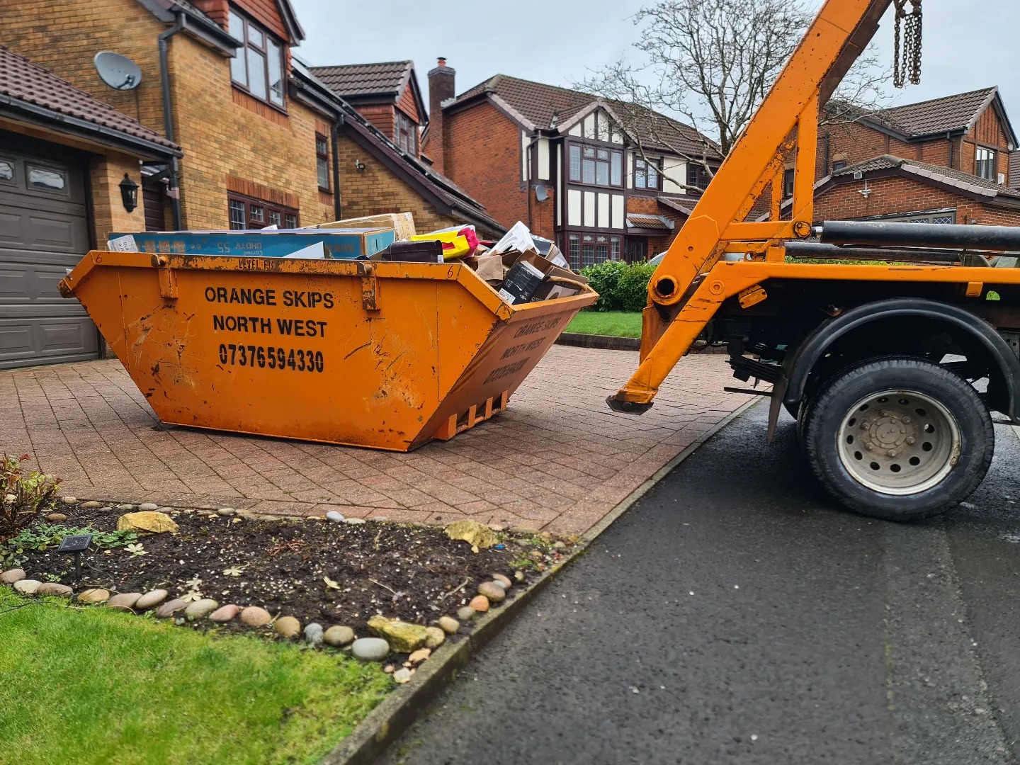 Skips Oldham | Orange Skips NW | Book Online Now