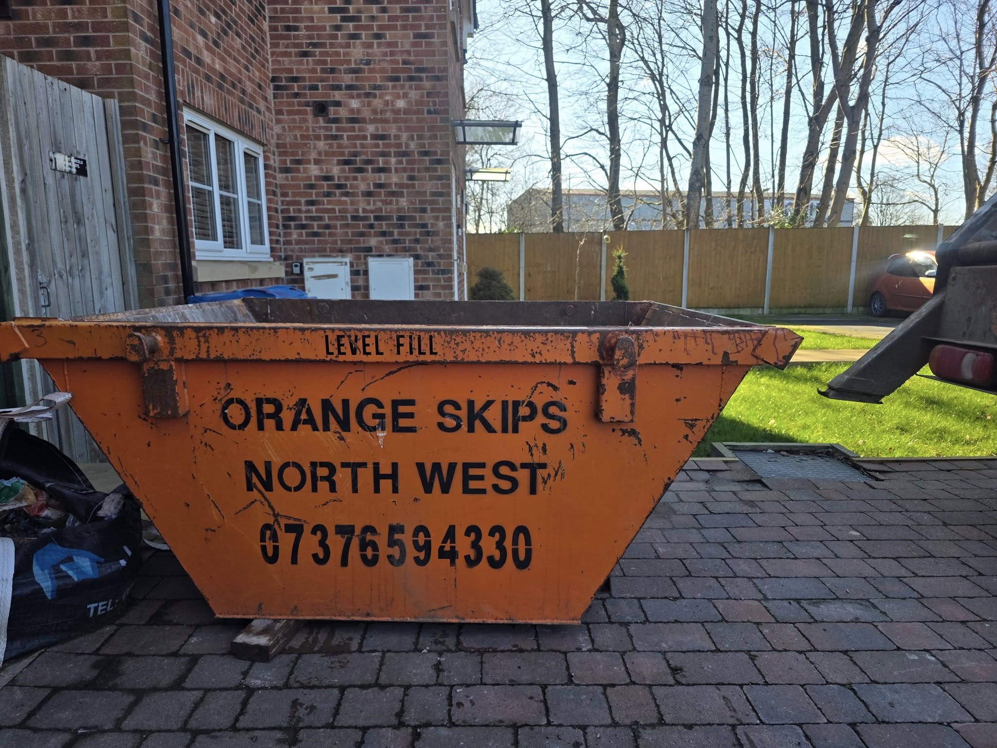 Oldham Skip Hire | Orange Skips NW | Book Online Now!